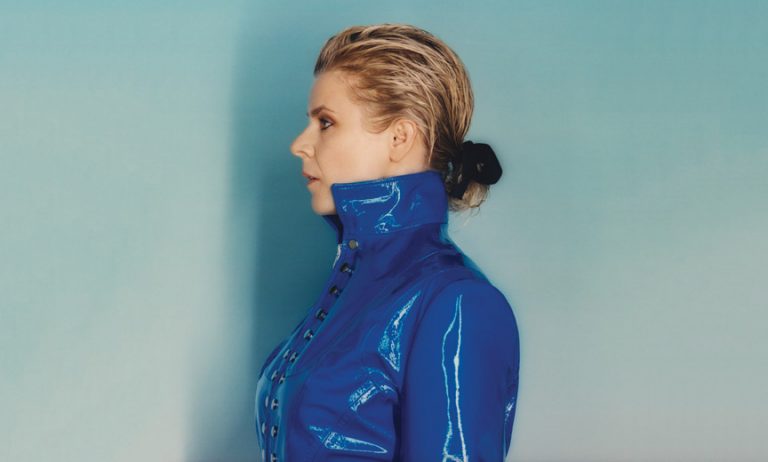 New Album "Honey" Puts Swedish Pop Star Robyn in Her Sweet Spot