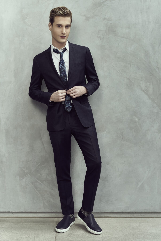 Hollywood’s Favorite Medium Tyler Henry has a New Show
